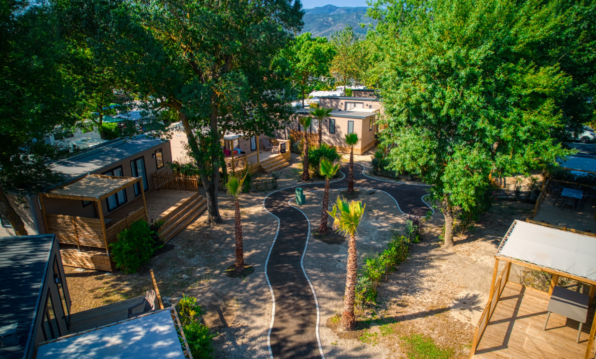 Camping Les Pins - Location vacances et mobil-home