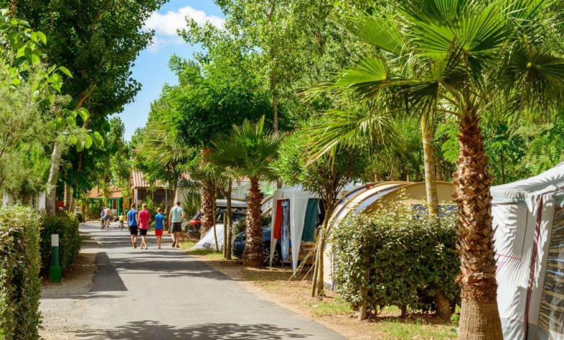 EMPLACEMENT CONFORT - Camping Les Sablons